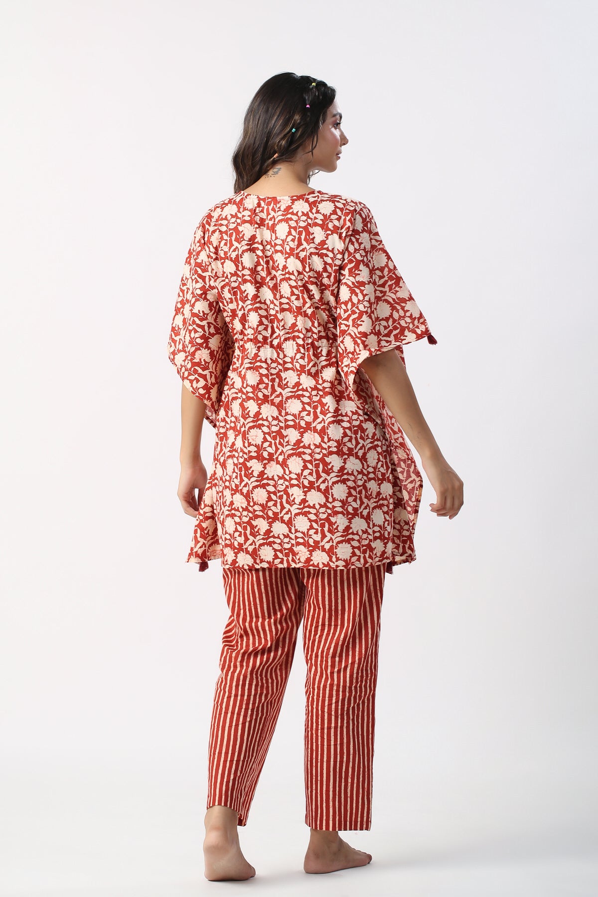 Monochrome maroon Jaal with Stripes Cotton Kaftan Pajama set – JISORA